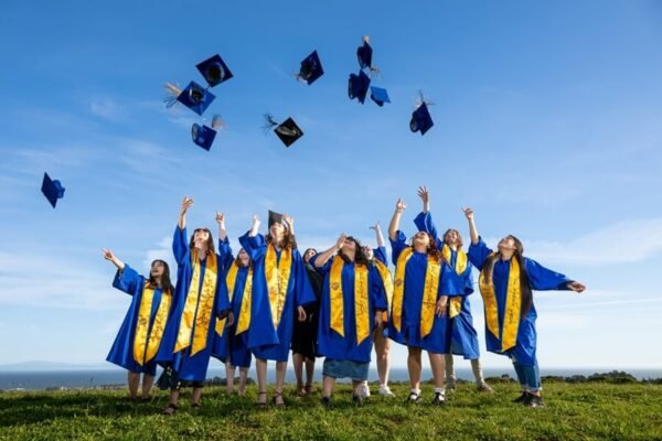 9 Graduation Dress to Impress and Shine on Your Big Day